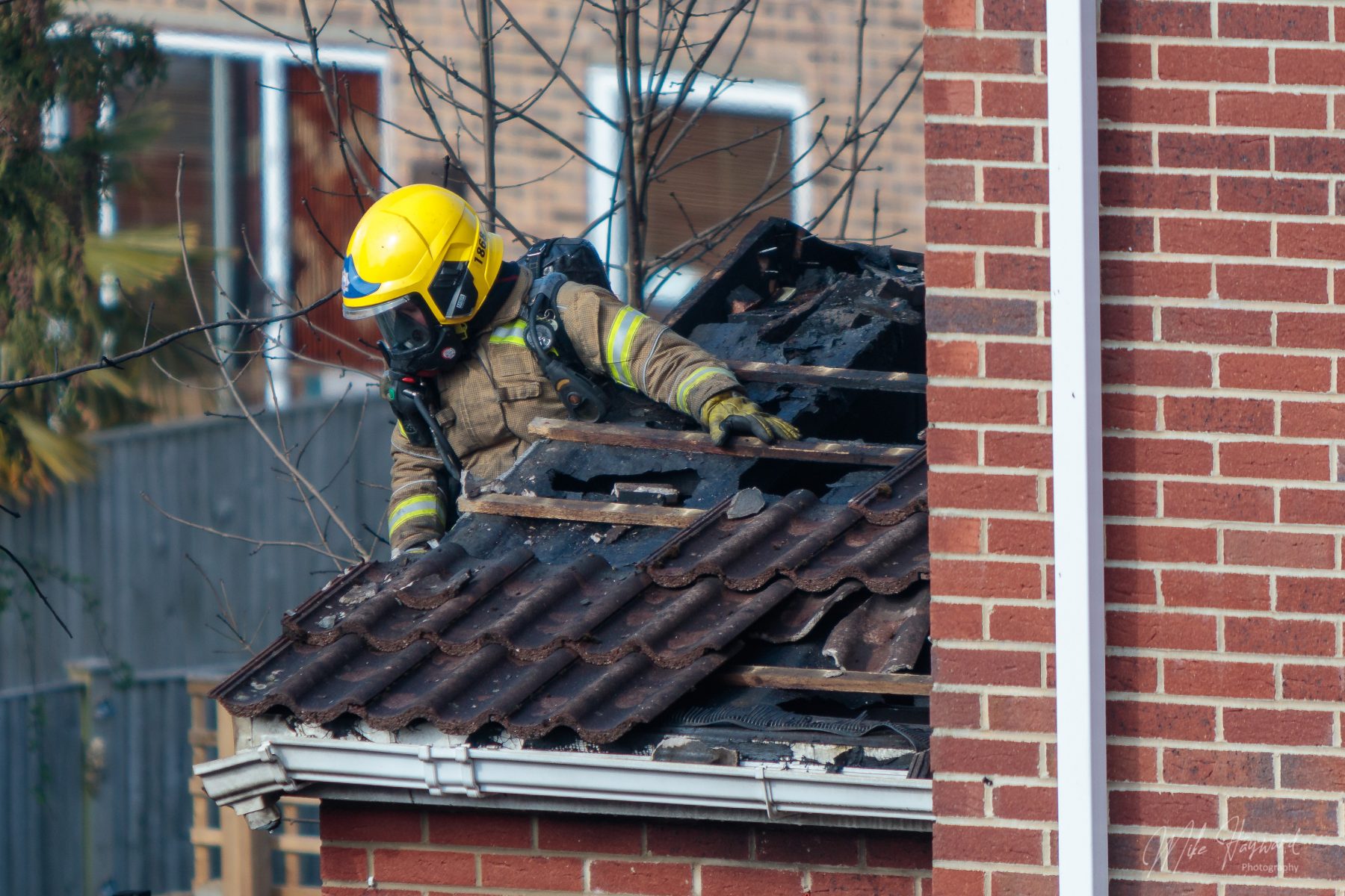 More than 20 firefighters tackle Romsey house blaze - Hampshire & Isle ...