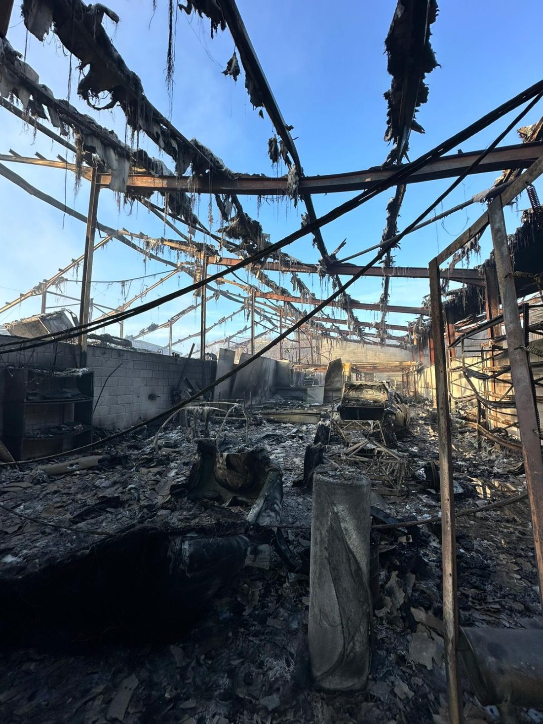Large building fire sees early morning call out for Hampshire and ...