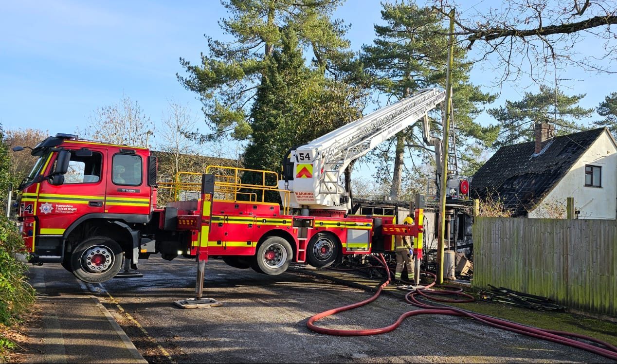 Crews tackle fire at property in Romsey - Hampshire & Isle of Wight ...