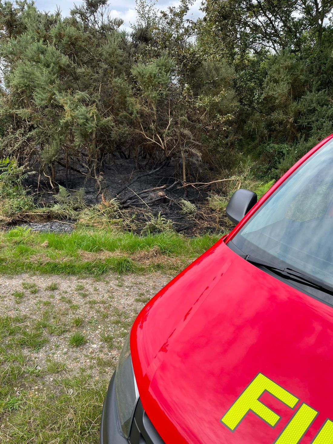 Large fire breaks out near to Yateley Common - Hampshire & Isle of ...