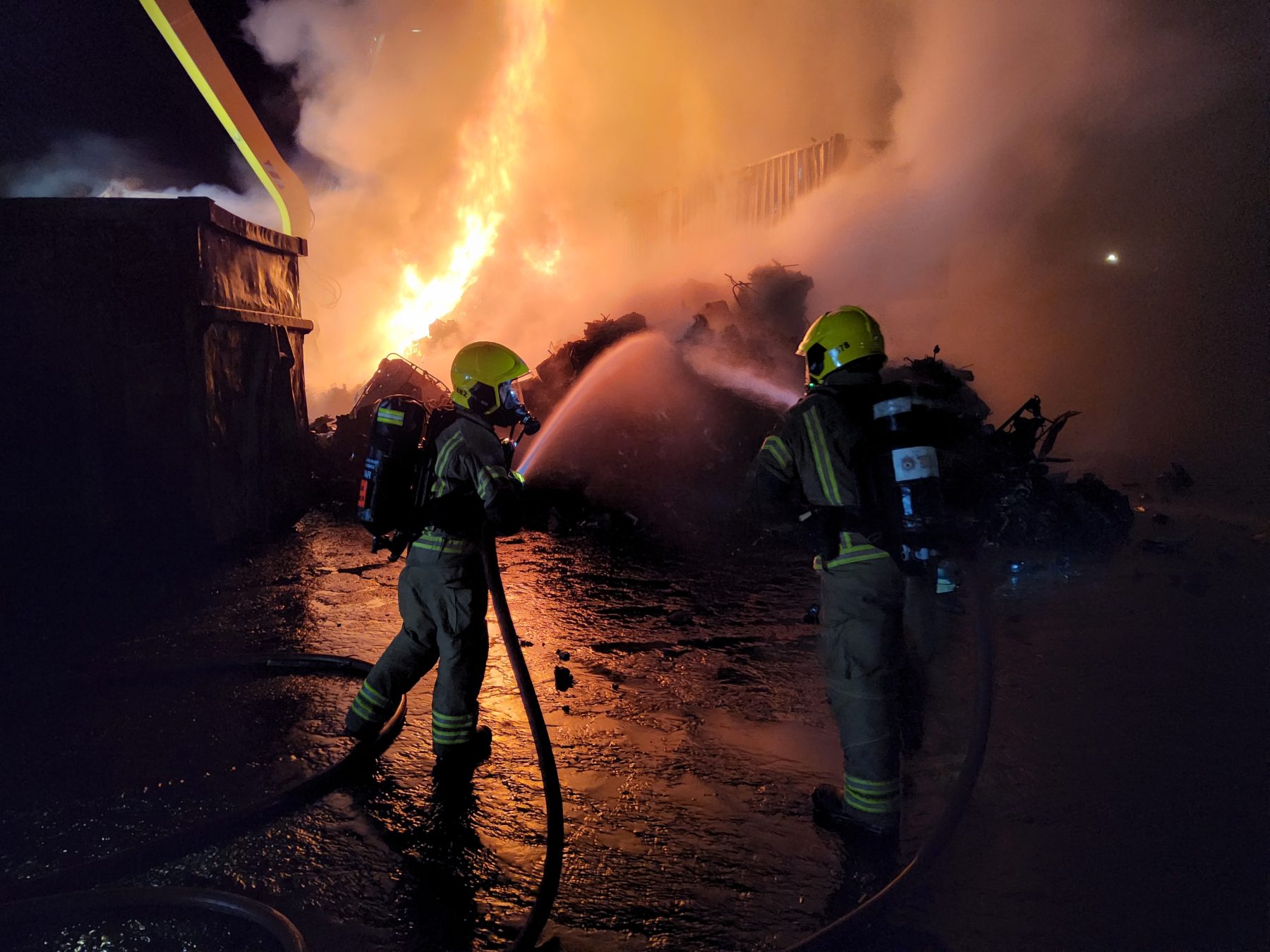 Scrap yard blaze in Northam, Southampton - Hampshire & Isle of Wight ...