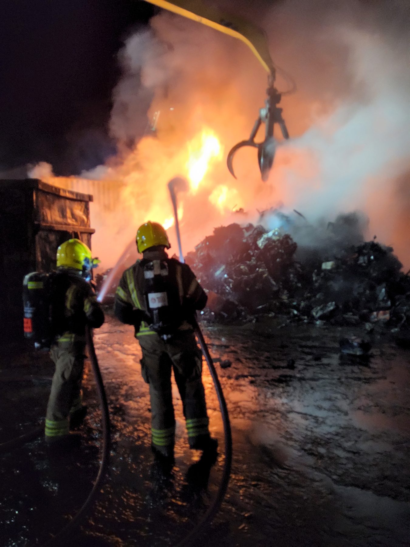 Scrap yard blaze in Northam, Southampton - Hampshire & Isle of Wight ...