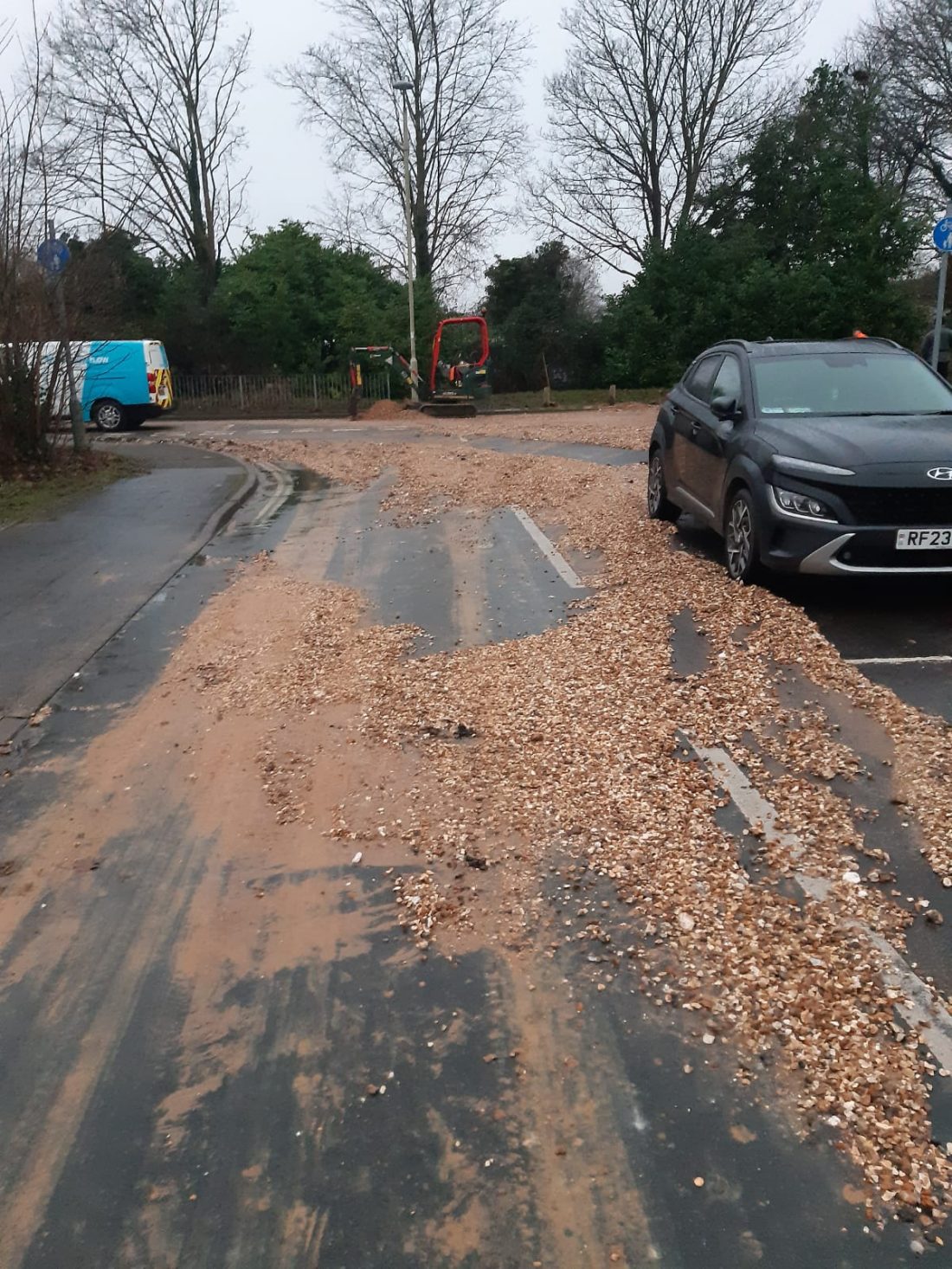 Burst pipe evacuates 50 homes in Basingstoke - Hampshire & Isle of ...